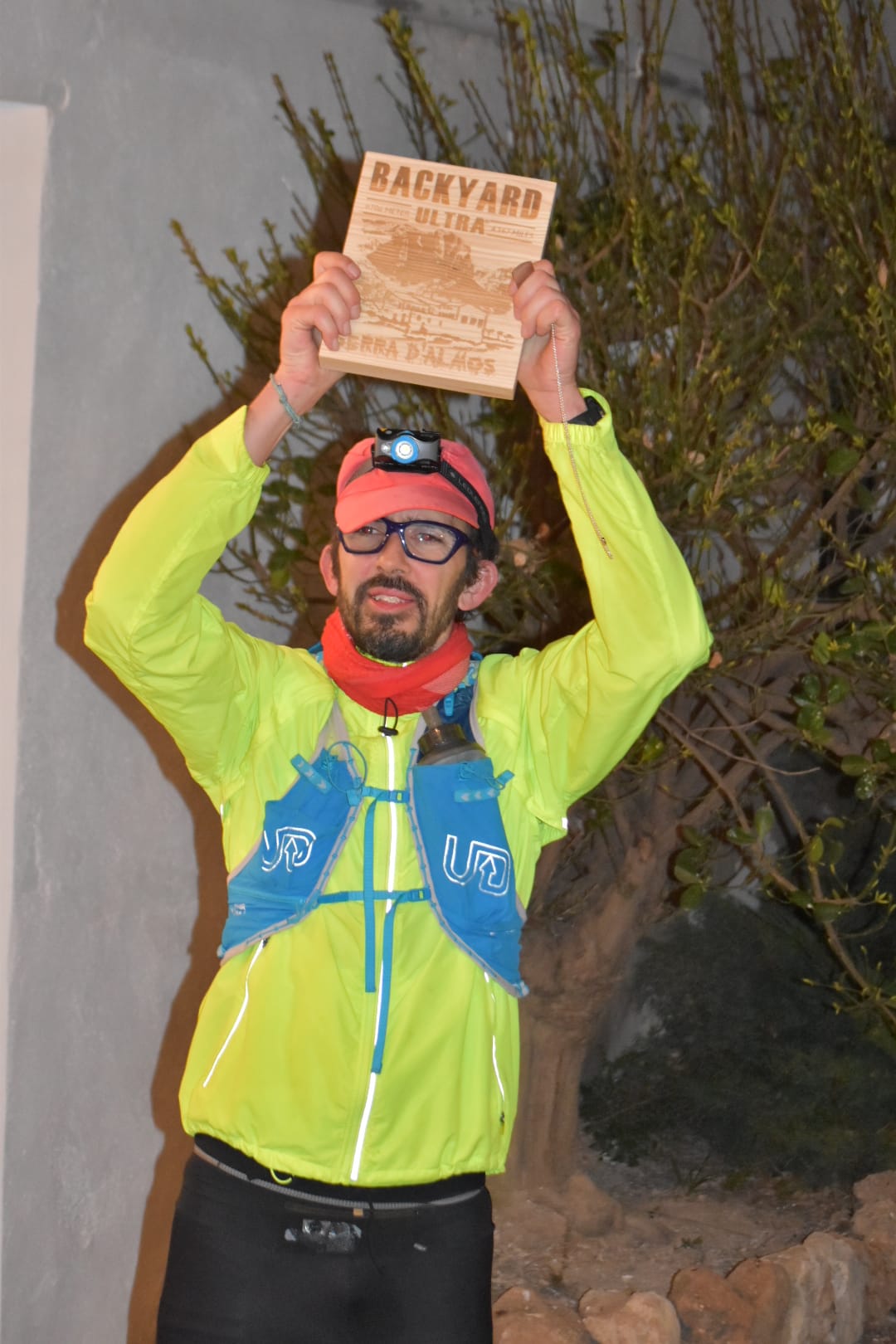 Oriol Antolí gana la Backyard Ultra Serra d´Almos. La carrera en la que ...
